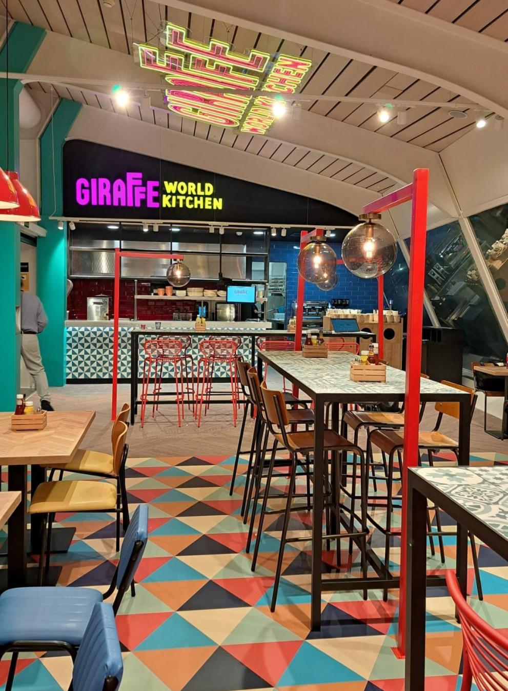 “Giraffe World Kitchen” aterriza en el aeropuerto de Bilbao con un ...